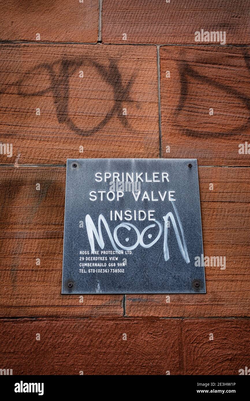 Stop sign graffiti hi-res stock photography and images - Alamy