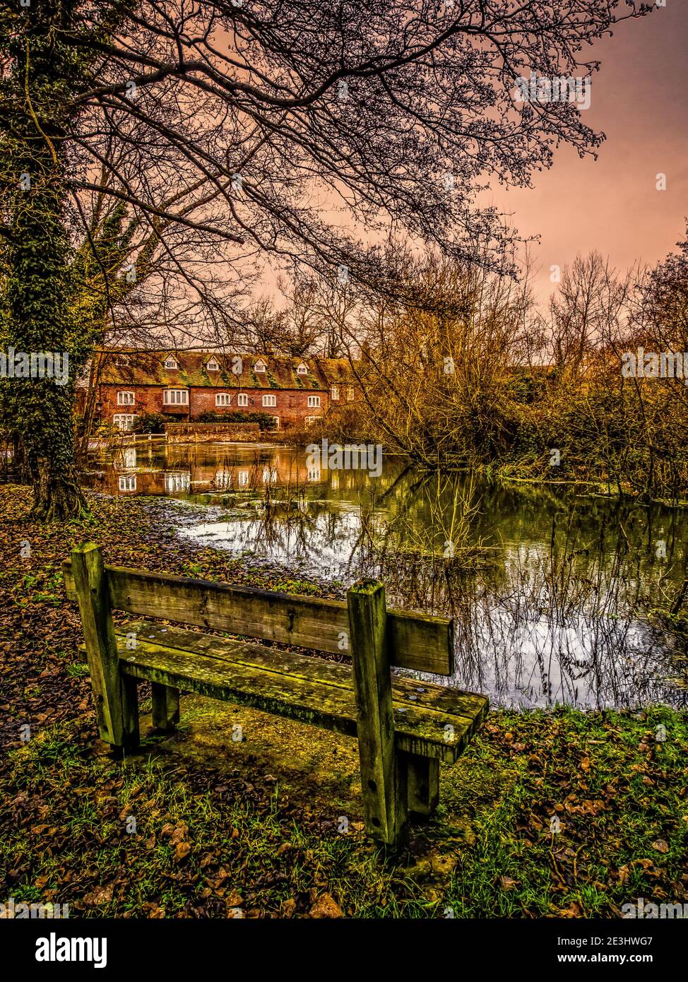 The river Kennet at Lower Denford in Hungerford during high water Stock ...