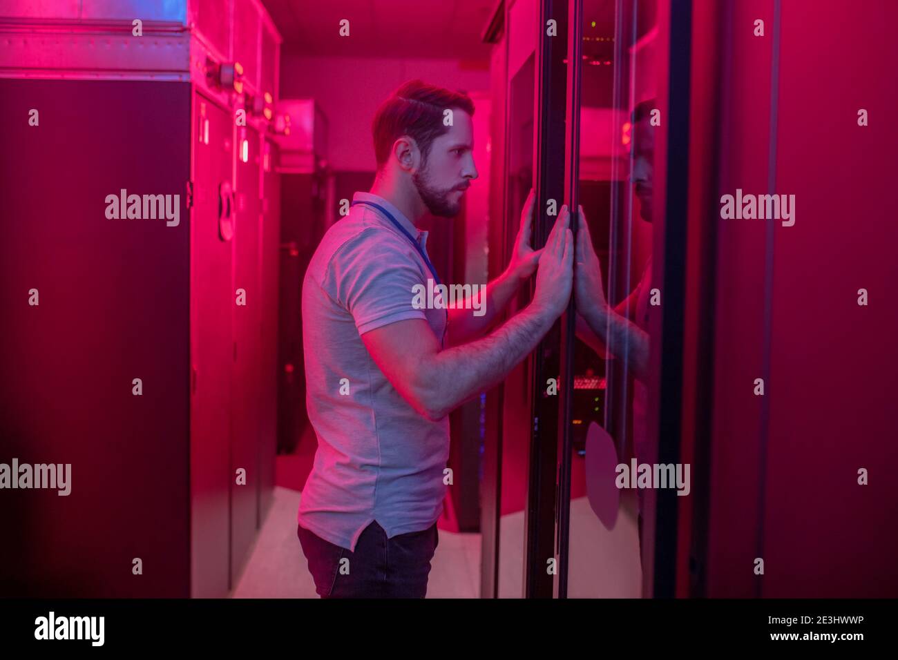 Datacenter closet hi-res stock photography and images - Alamy