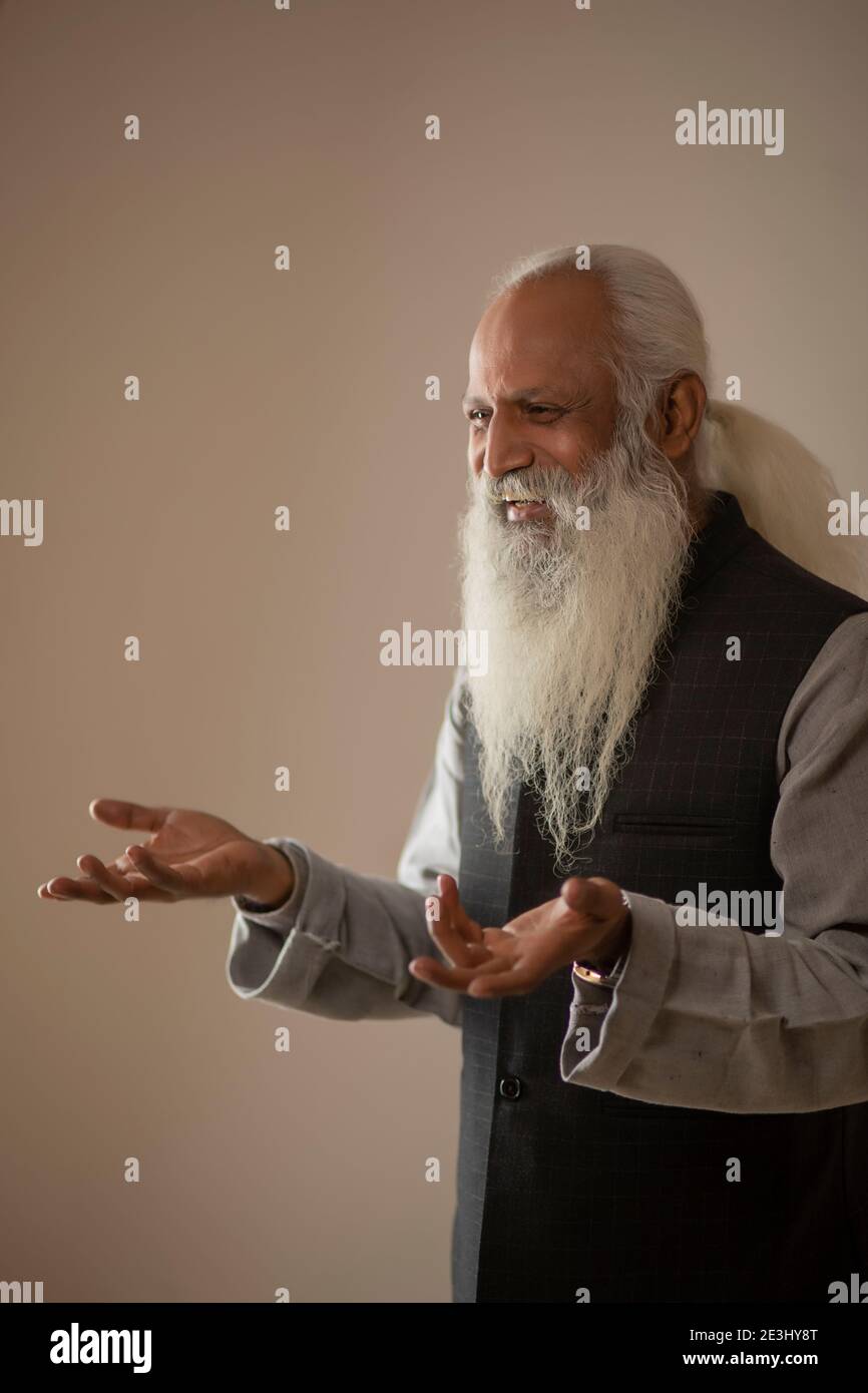 A CHEERFUL OLD MAN HAPPILY TALKING Stock Photo - Alamy