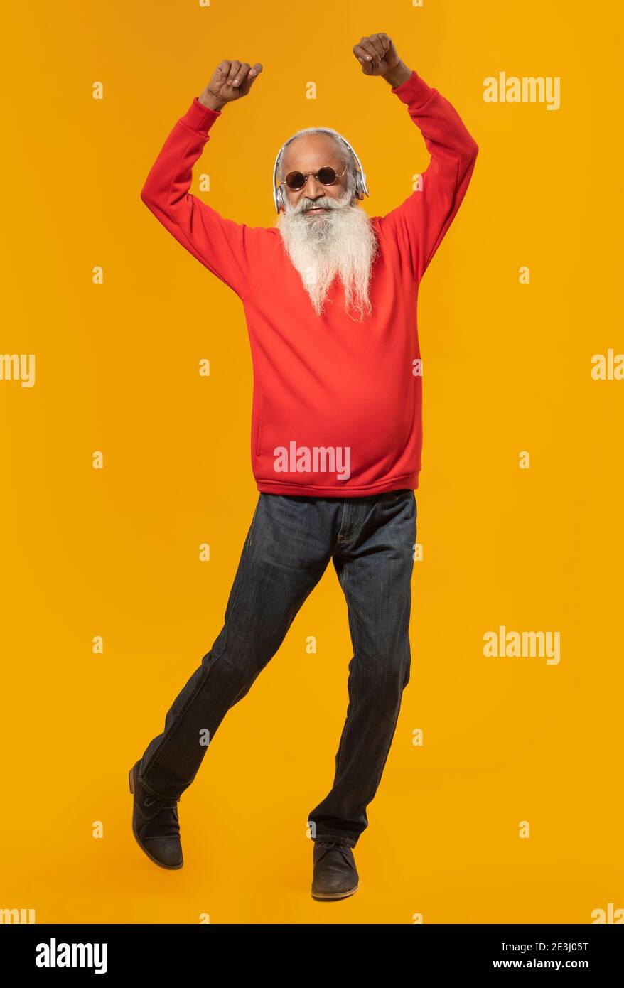 Old man dancing hi-res stock photography and images - Alamy