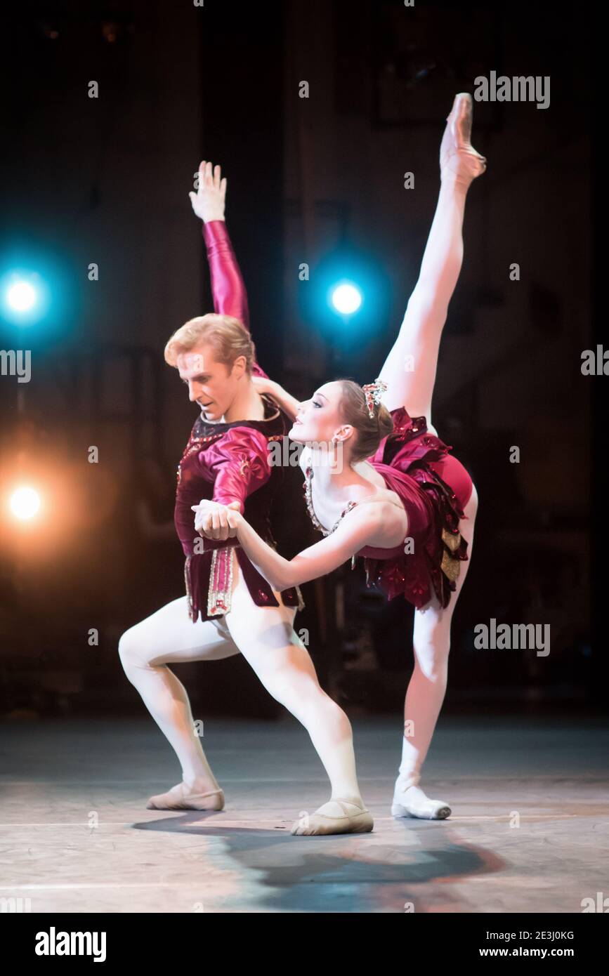 Sarah Lamb and Steven McRae on stage, taken from the wings Stock Photo ...