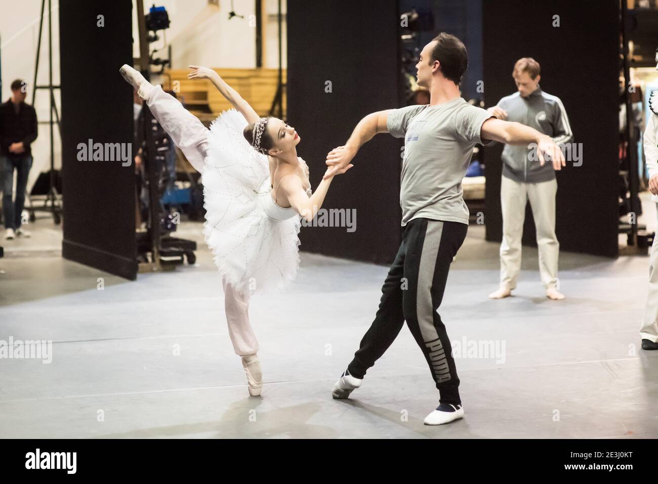 Male ballet duet hi-res stock photography and images - Alamy