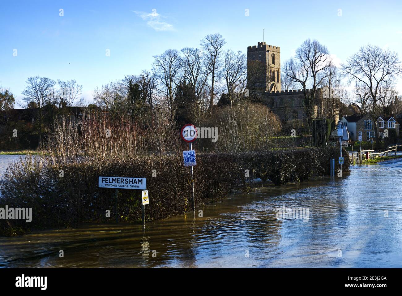 News uk flooding hi-res stock photography and images - Alamy