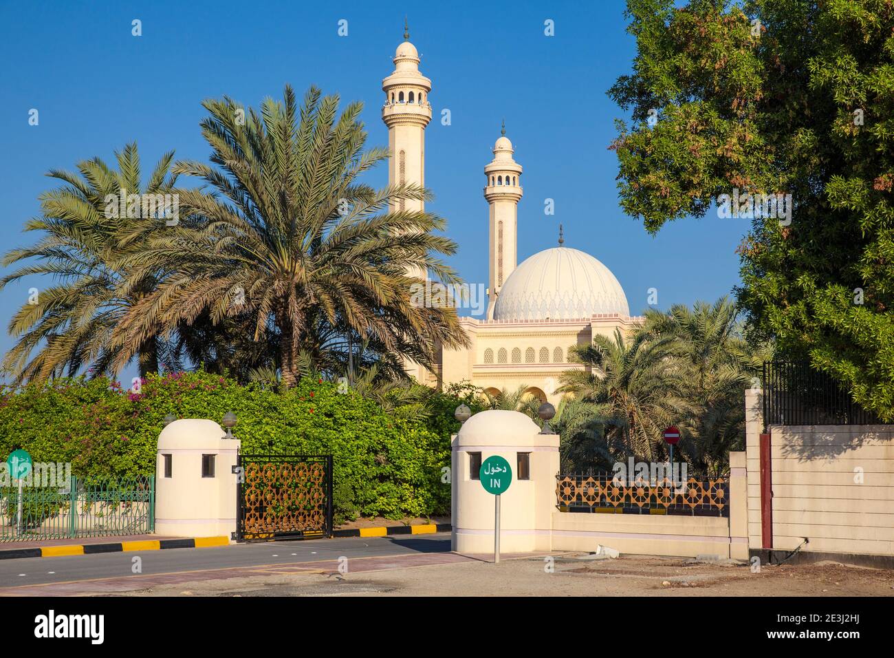 Bahrain, Manama, Juffair, Al Fateh Mosque - The Grand Mosque Stock ...