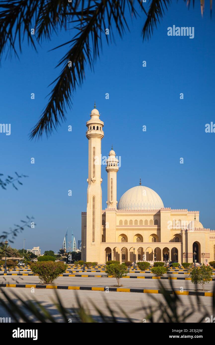 Bahrain, Manama, Juffair, Al Fateh Mosque - The Grand Mosque Stock ...