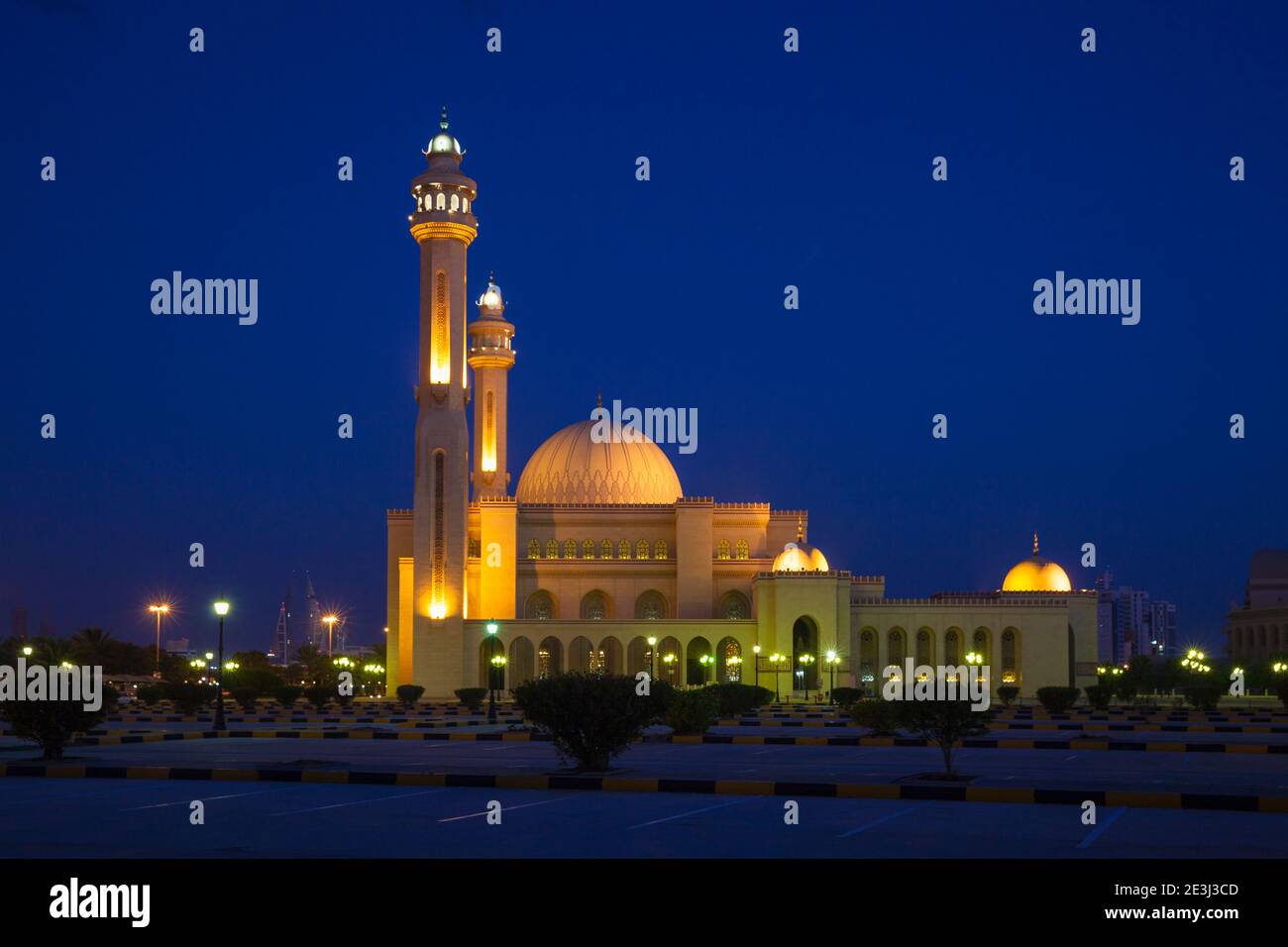 Bahrain, Manama, Juffair, Al Fateh Mosque - The Grand Mosque Stock ...