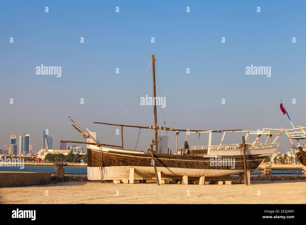 Boat of bahrain hi-res stock photography and images - Alamy