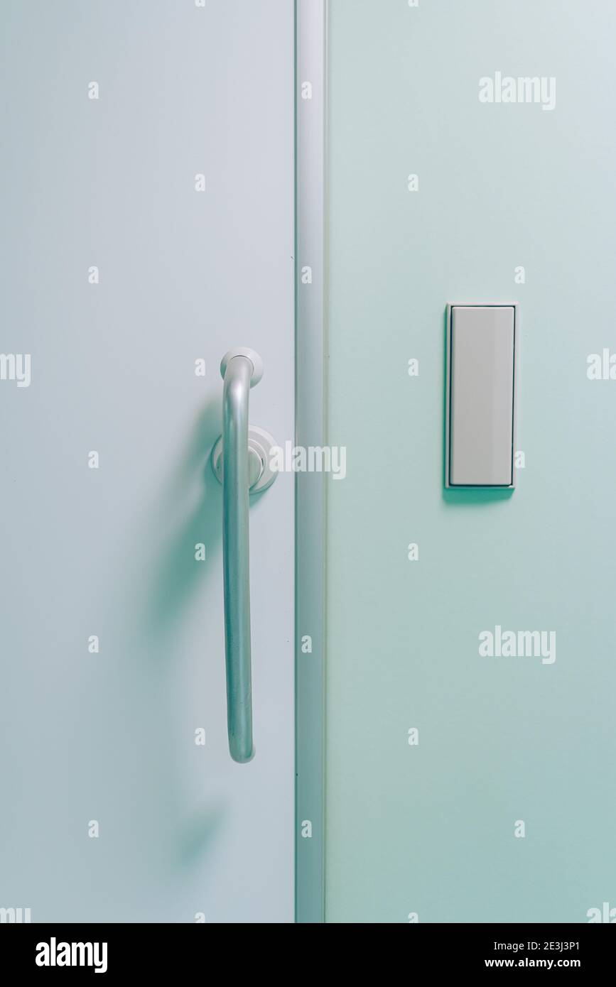 Operating room door hi-res stock photography and images - Alamy