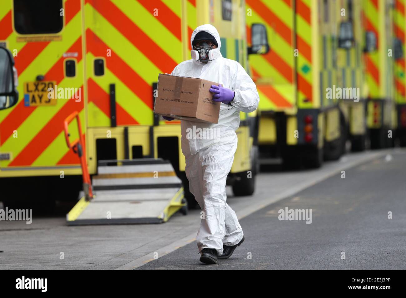 Ppe hospital delivery hi-res stock photography and images - Alamy