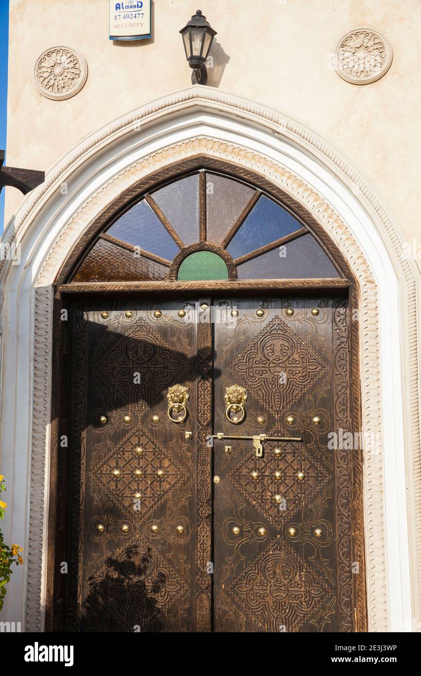 Bahrain door hi-res stock photography and images - Alamy