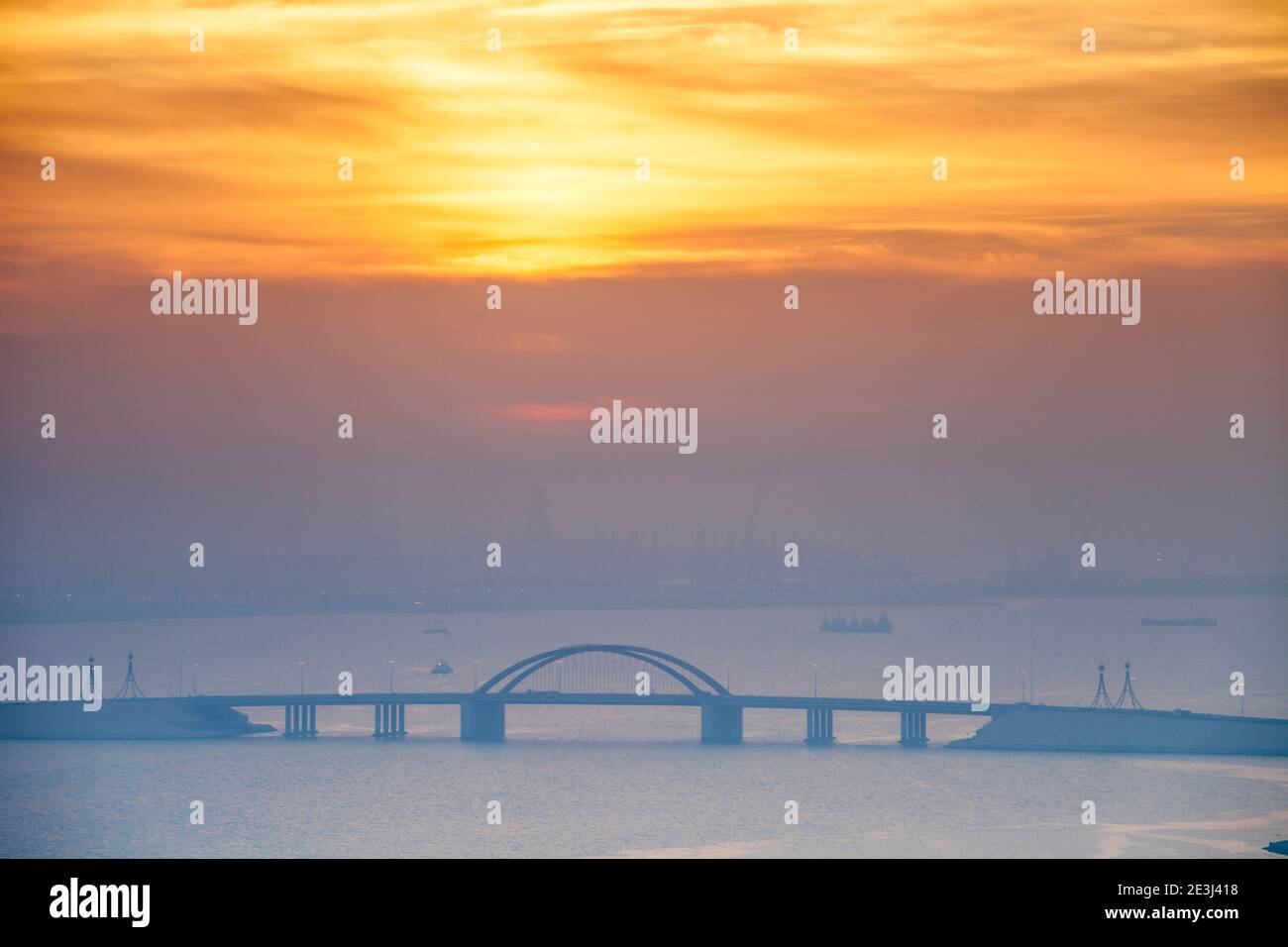 Bahrain, Manama, Causeway bridge Stock Photo - Alamy