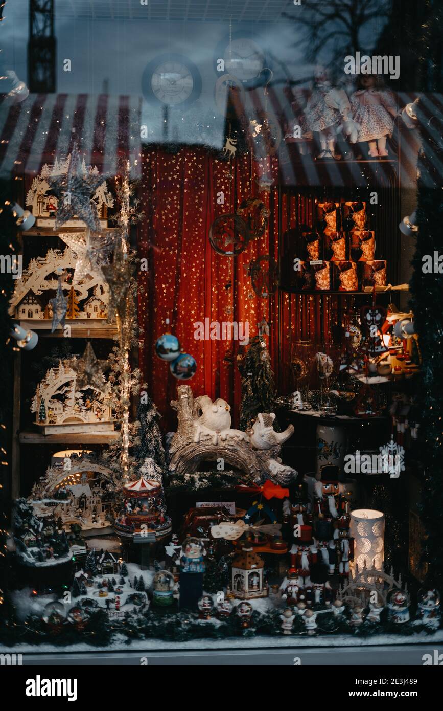 Homemade christmas gift shop window Stock Photo - Alamy