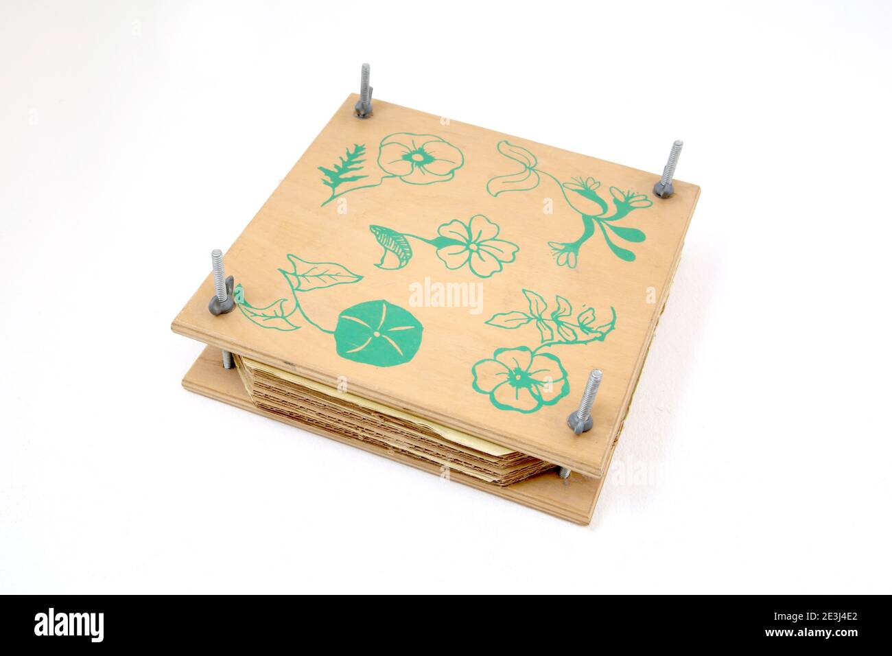 Flower press hi-res stock photography and images - Alamy