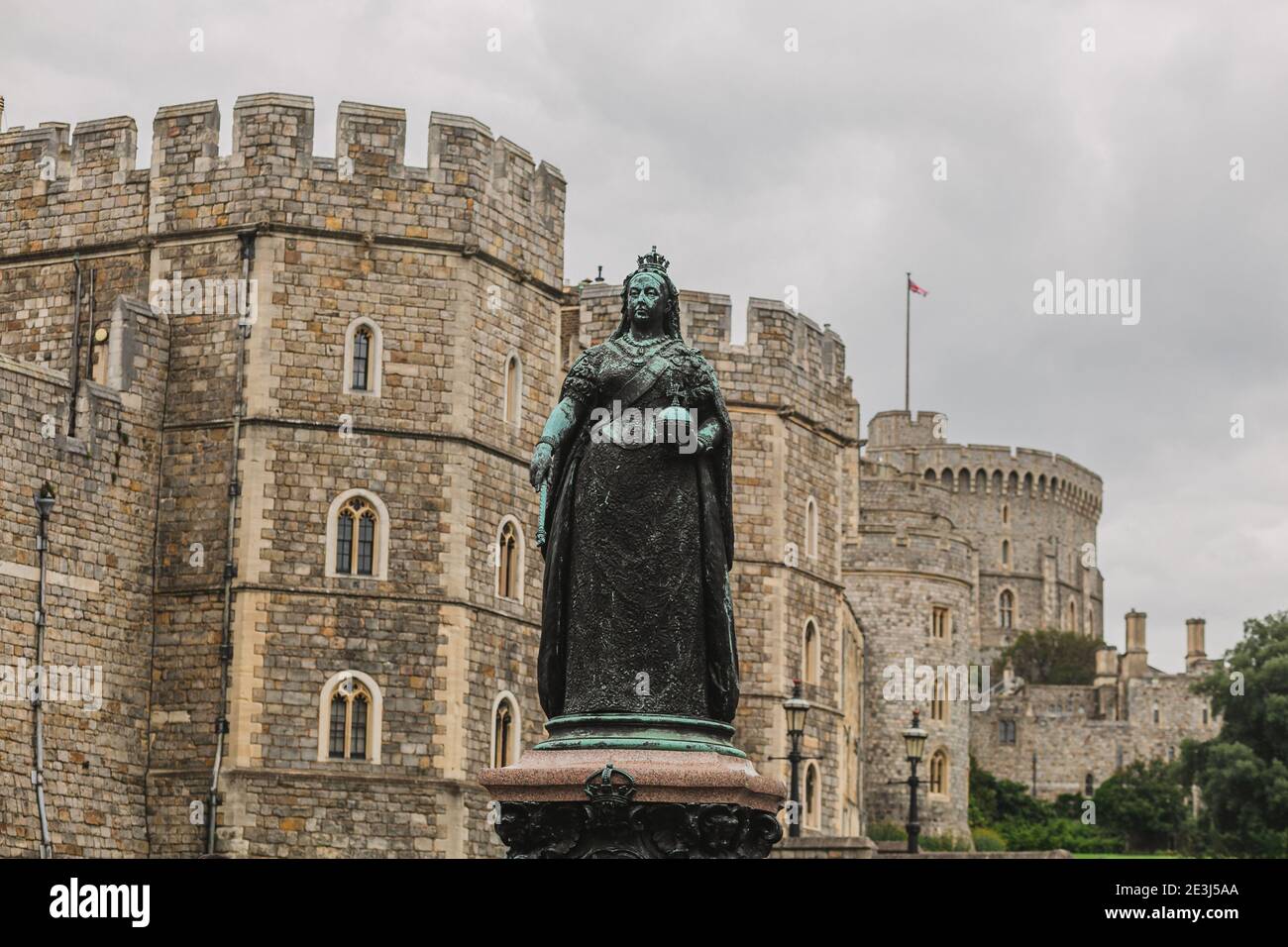 Queen Victoria statue present on the outskirts of Windsor Castle ...