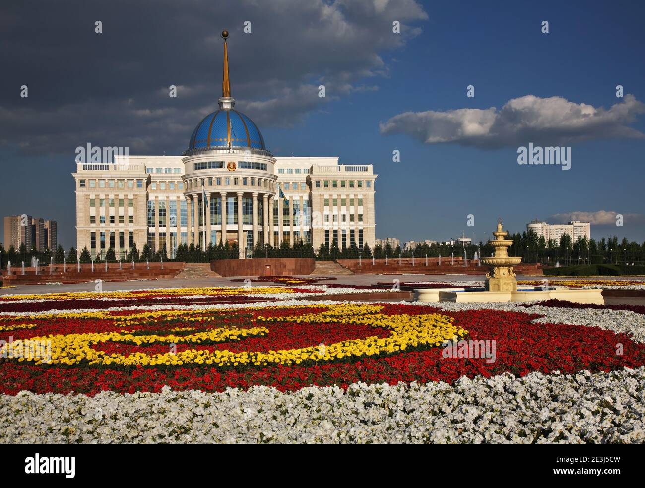 Akorda presidential palace hi-res stock photography and images - Alamy