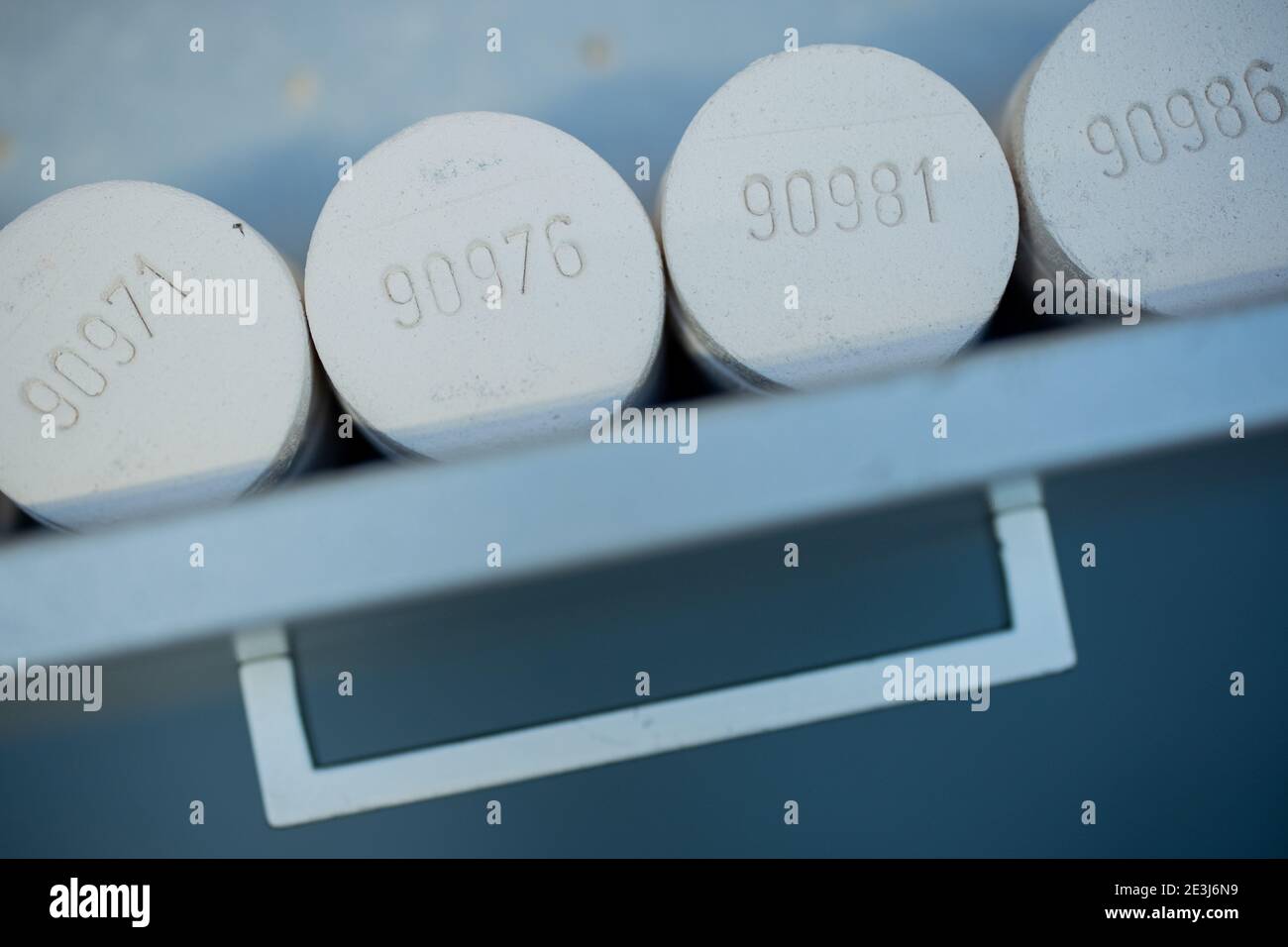 19 January 2021, North Rhine-Westphalia, Dülmen: Fireclay bricks ...