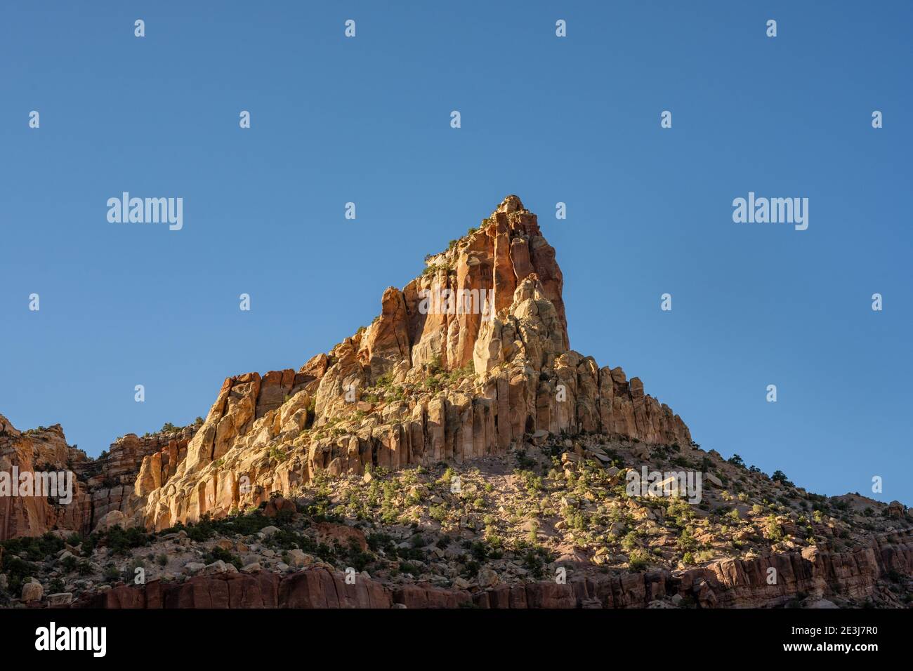 Crumbling sandstone wall hi-res stock photography and images - Alamy