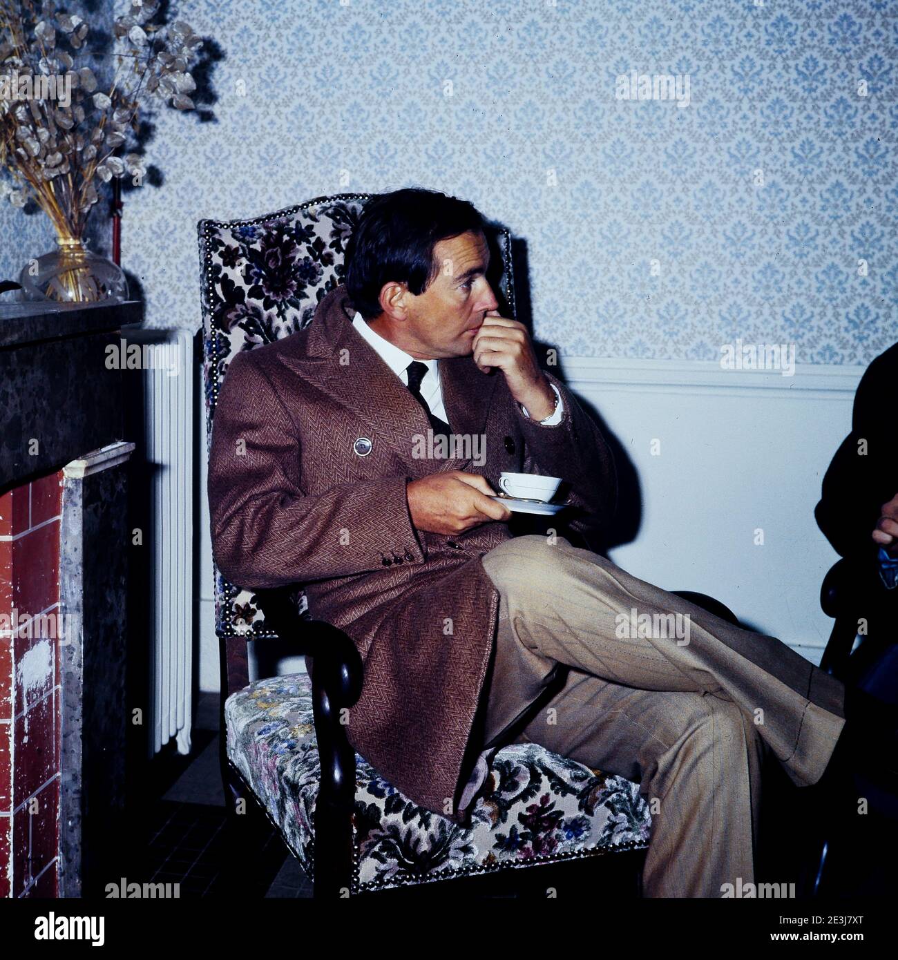 Dr Chris Barnard, pioneer of heart transplantation, travels in France ...