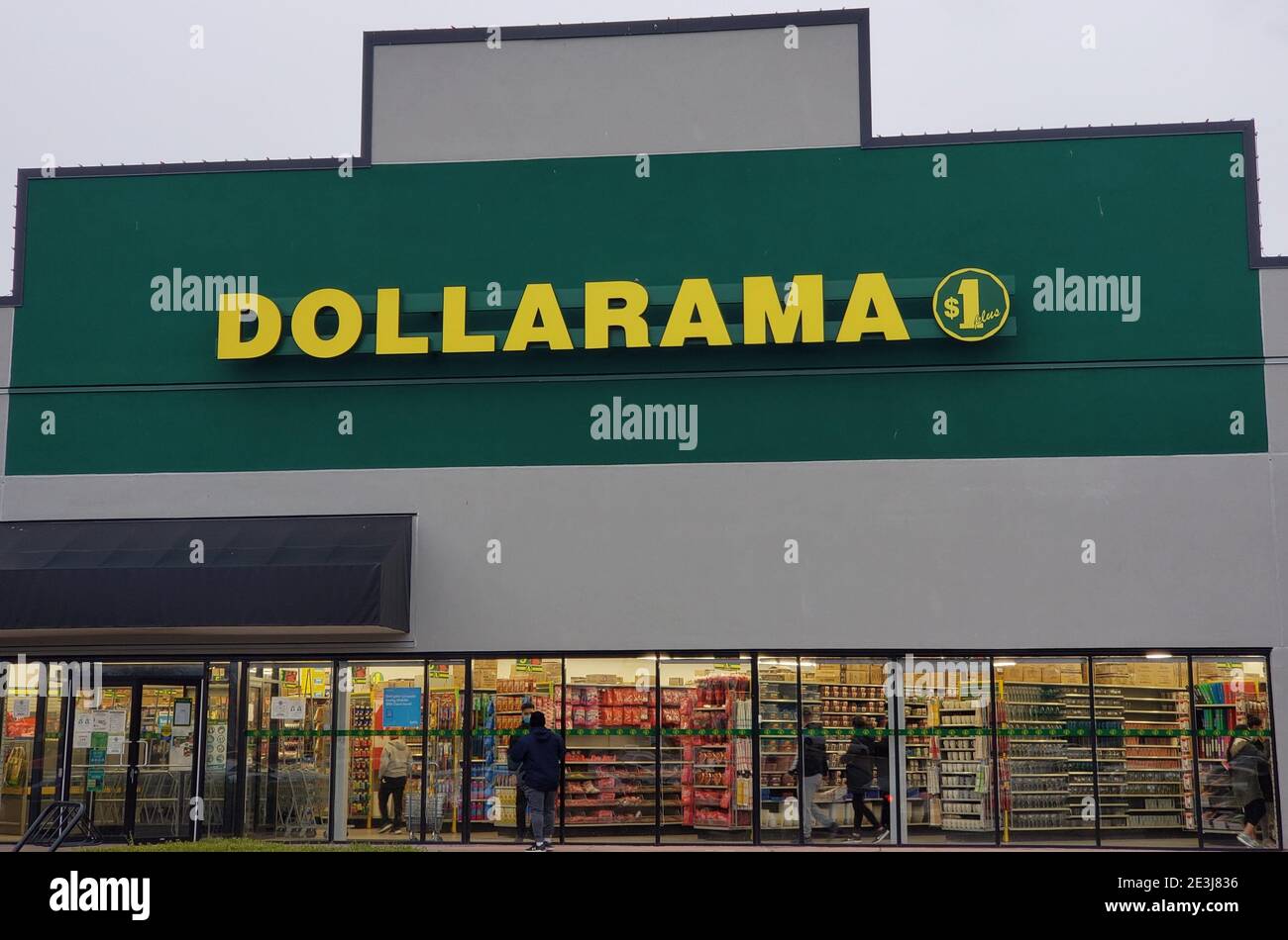 Dollarama store dollar store canada hi-res stock photography and images ...