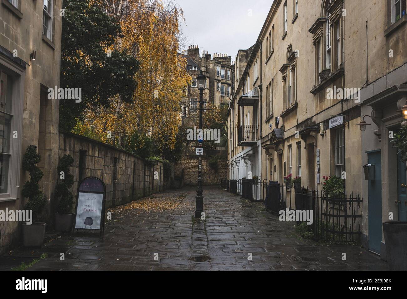Miles's Buildings Courtyard in Bath, Somerset, England, UK Stock Photo ...