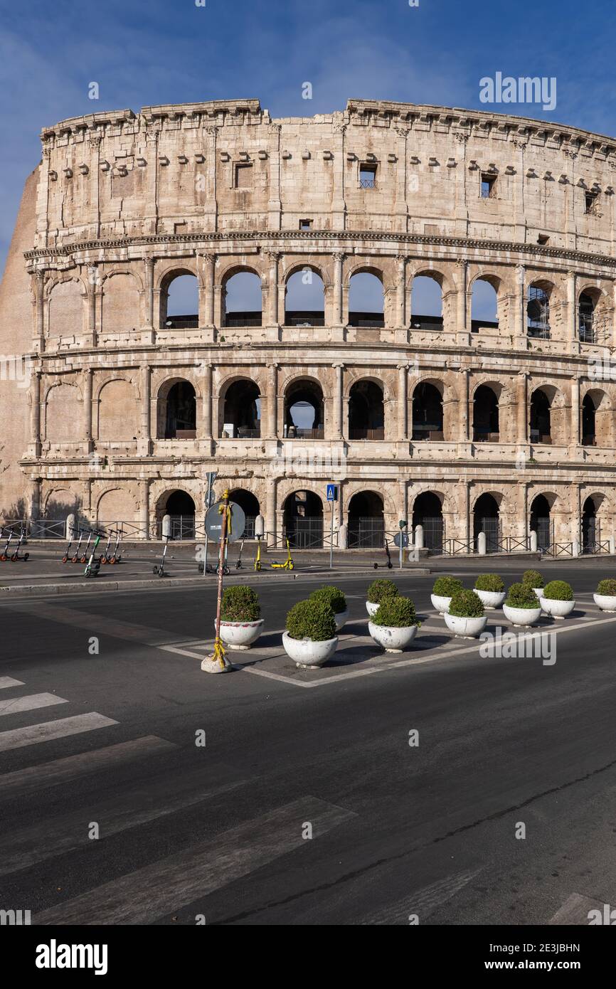 Colosseum coliseum rome italy hi-res stock photography and images - Alamy