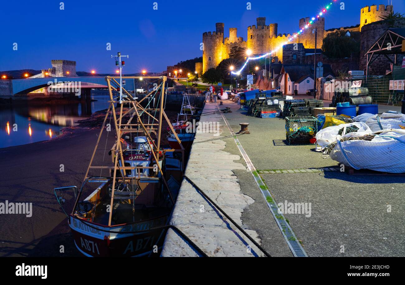 CONWY QUAY, WITH MEDIEVAL CONWY CASTLE IN THE DISTANCE. Image taken in ...