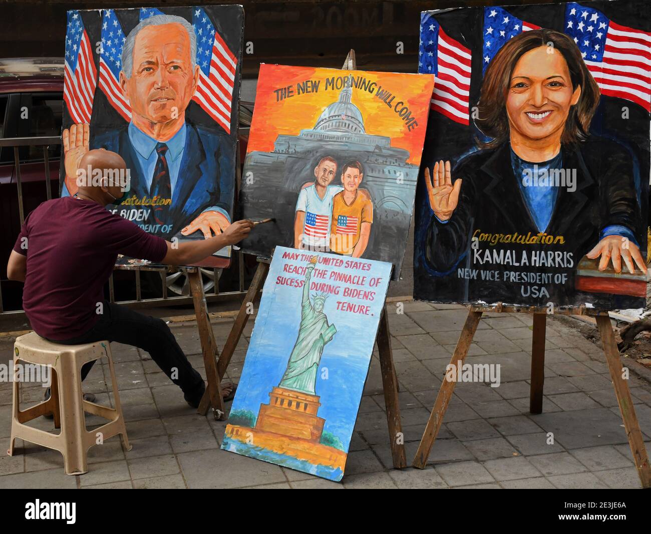 Mumbai, India. 19th Jan, 2021. An artist paints portraits of US ...