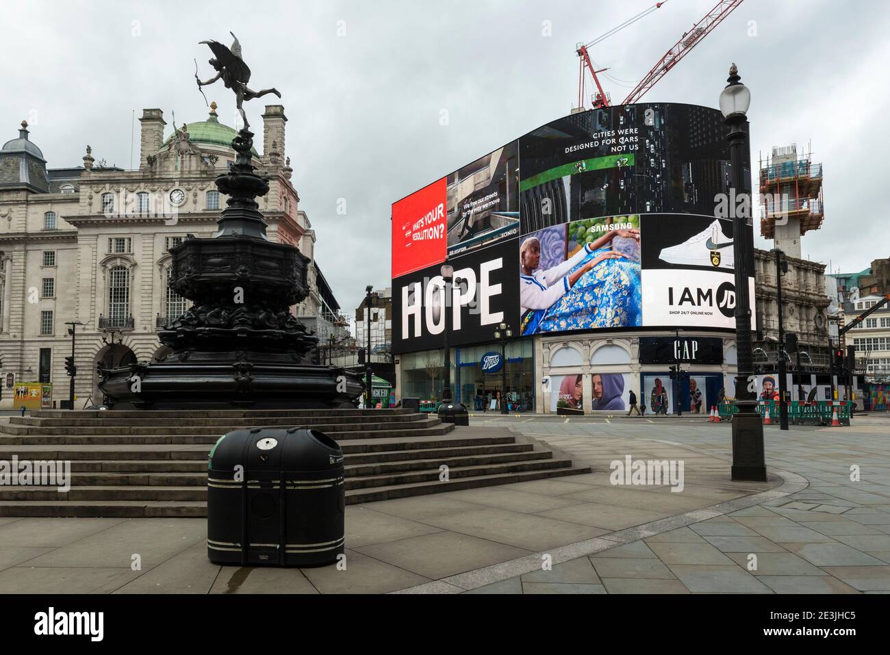 Largest outdoor screen in europe hi-res stock photography and images ...