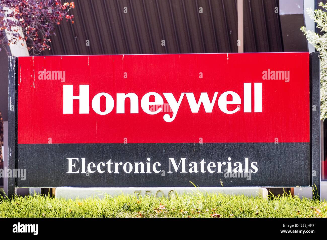 Honeywell logo hi-res stock photography and images - Alamy