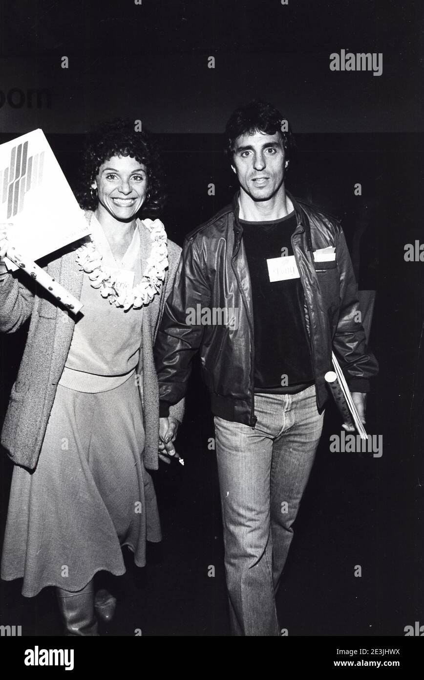 Valerie harper husband hi-res stock photography and images - Alamy