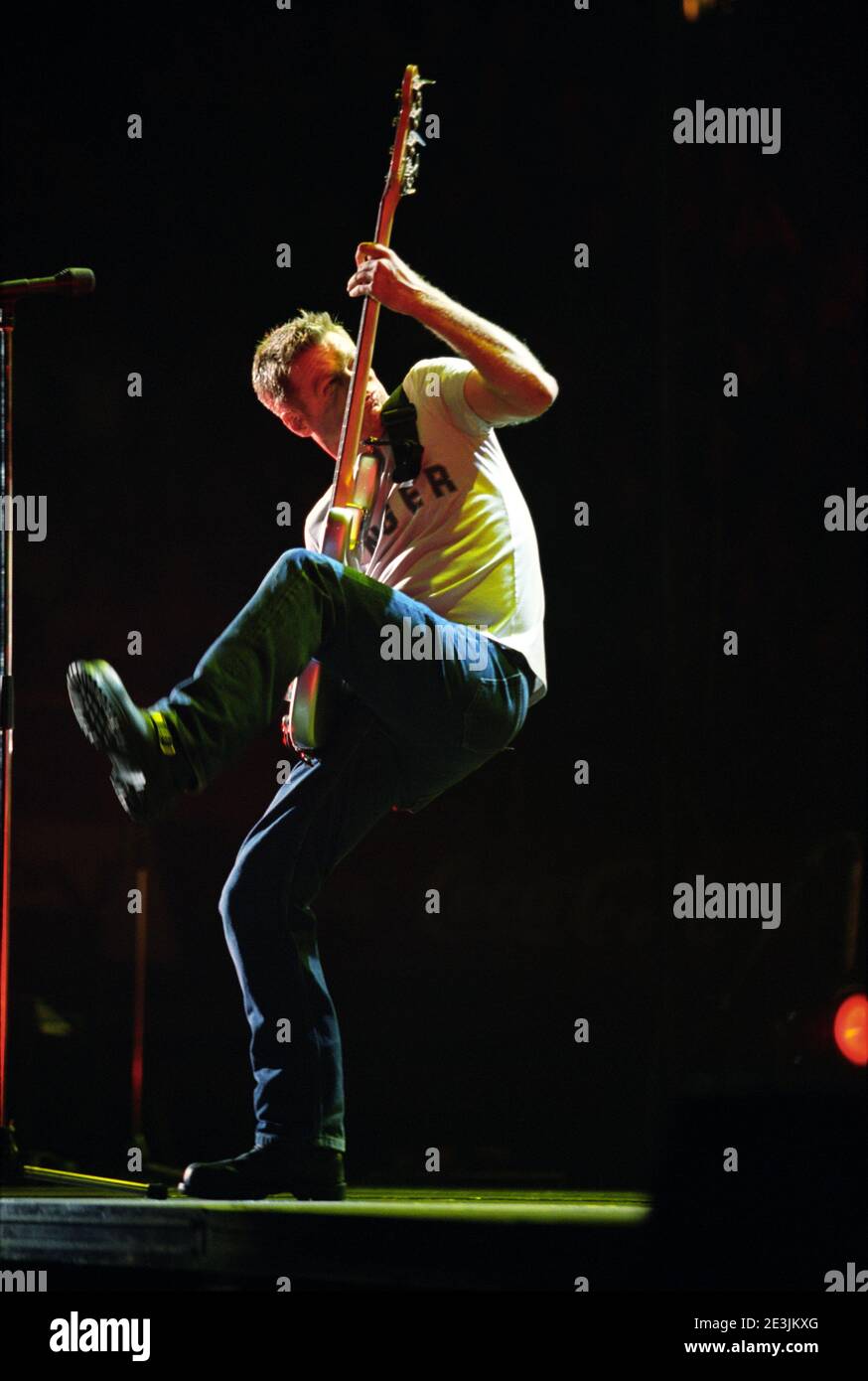 Bryan adams in concert london hi-res stock photography and images - Alamy