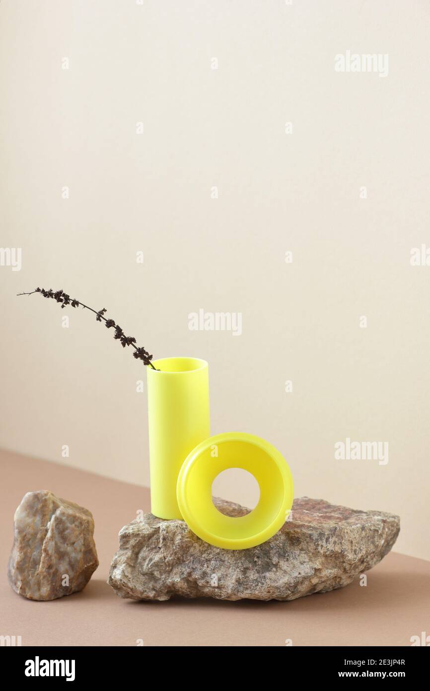 Modern yellow shapes hi-res stock photography and images - Alamy