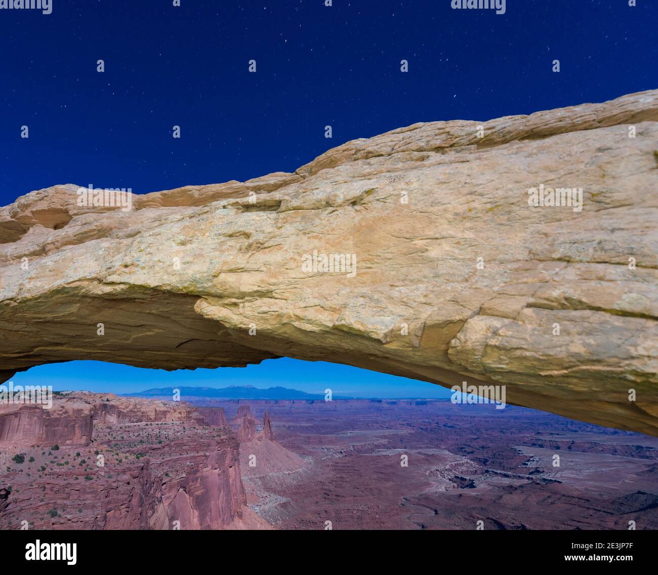 Mesa arch canyonlands night hi-res stock photography and images - Alamy