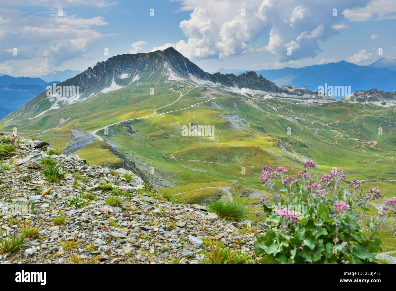Les aiguilles rouges hi-res stock photography and images - Alamy