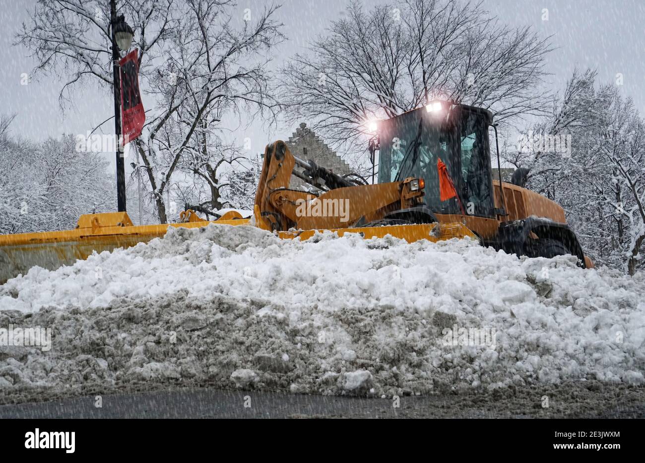 Quebec snow city hi-res stock photography and images - Alamy