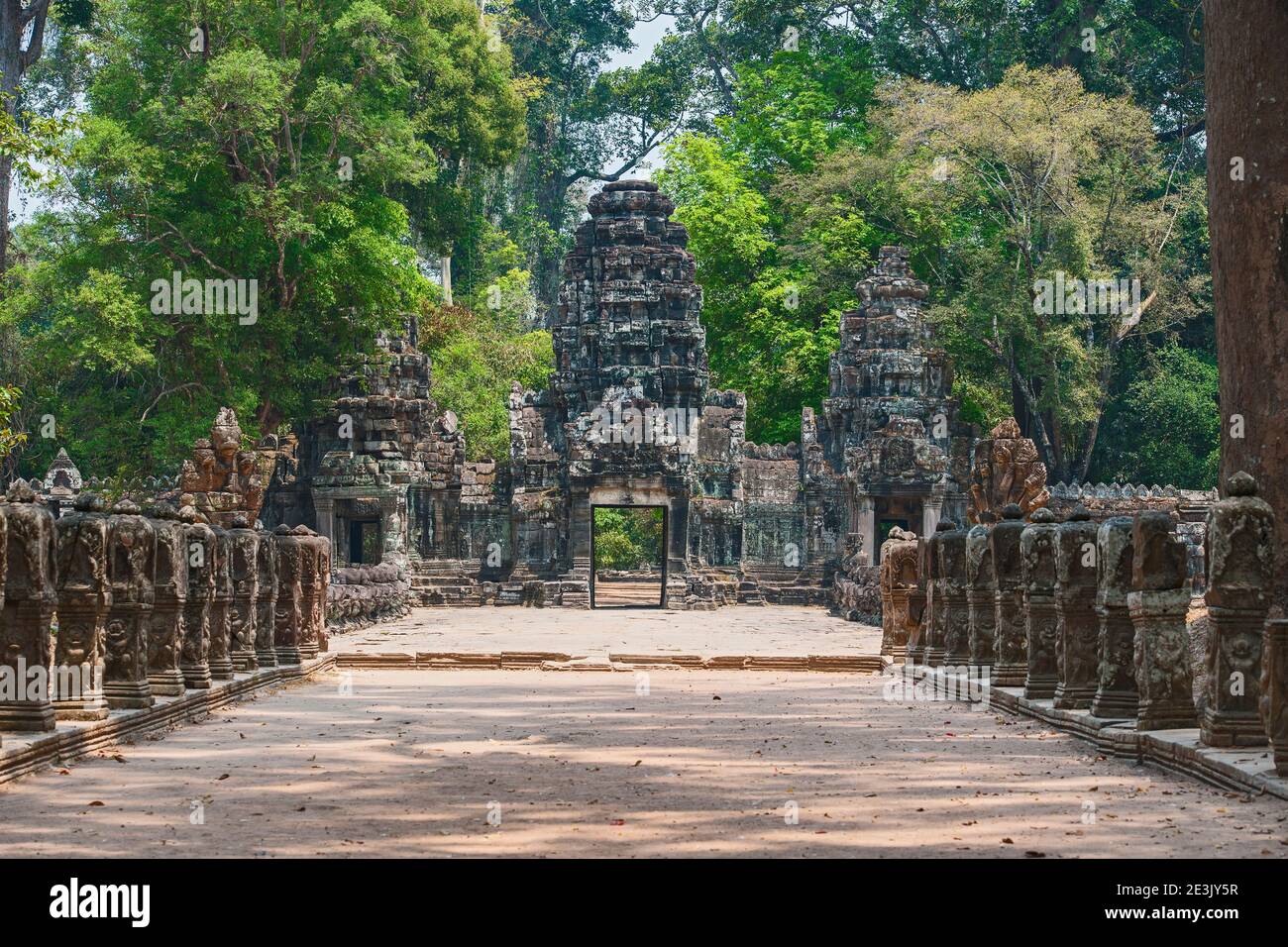 at the ancient ruins of Angkor Wat Stock Photo - Alamy