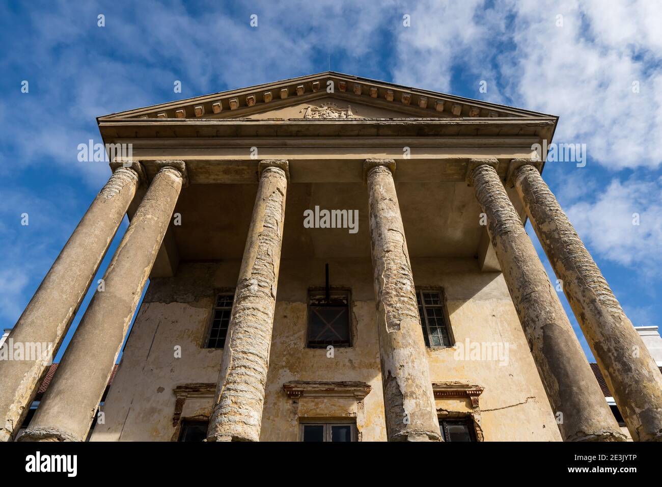 Neoclassicist facade hi-res stock photography and images - Alamy