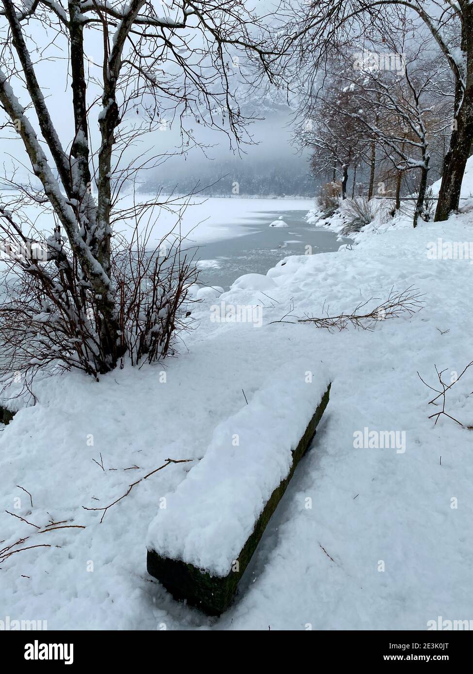 Part frozen lake hi-res stock photography and images - Alamy