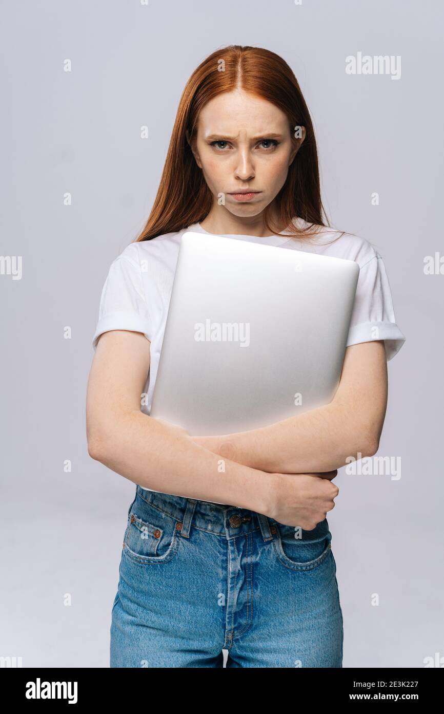 Woman looking sad computer hi-res stock photography and images - Alamy