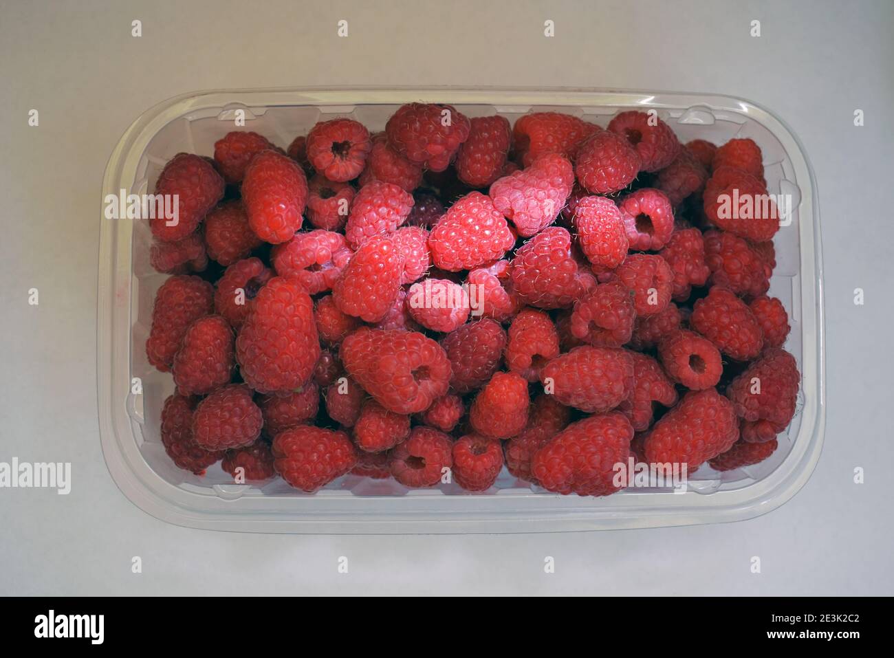 Tray delicious raspberry dessert hi-res stock photography and images ...