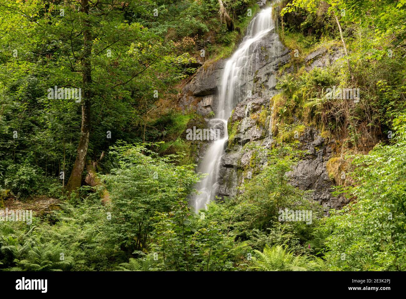 Waterfall over cliff rural landscape hi-res stock photography and ...