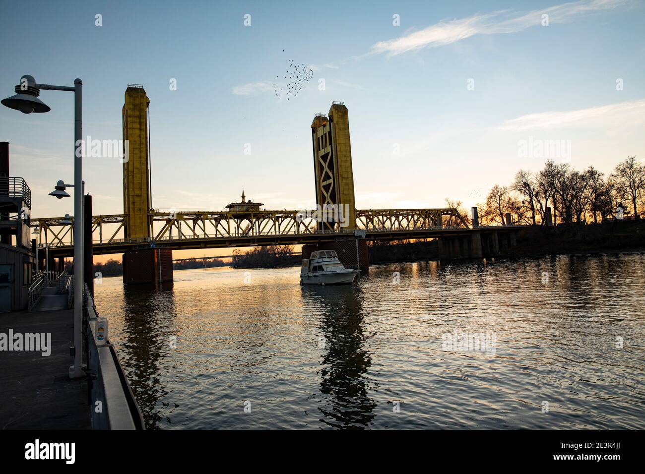 American river bridge sacramento hi-res stock photography and images ...