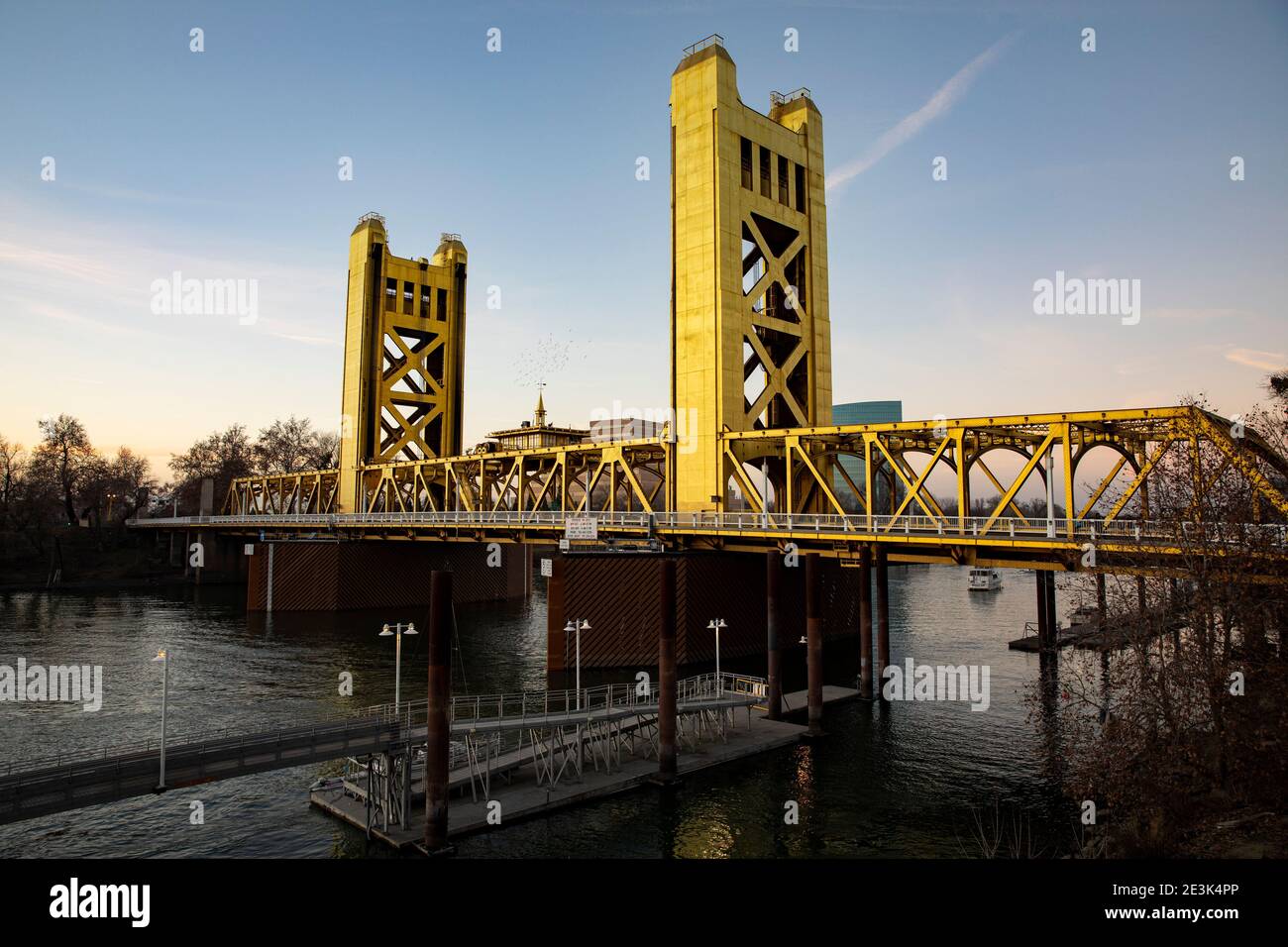 American river bridge sacramento hi-res stock photography and images ...