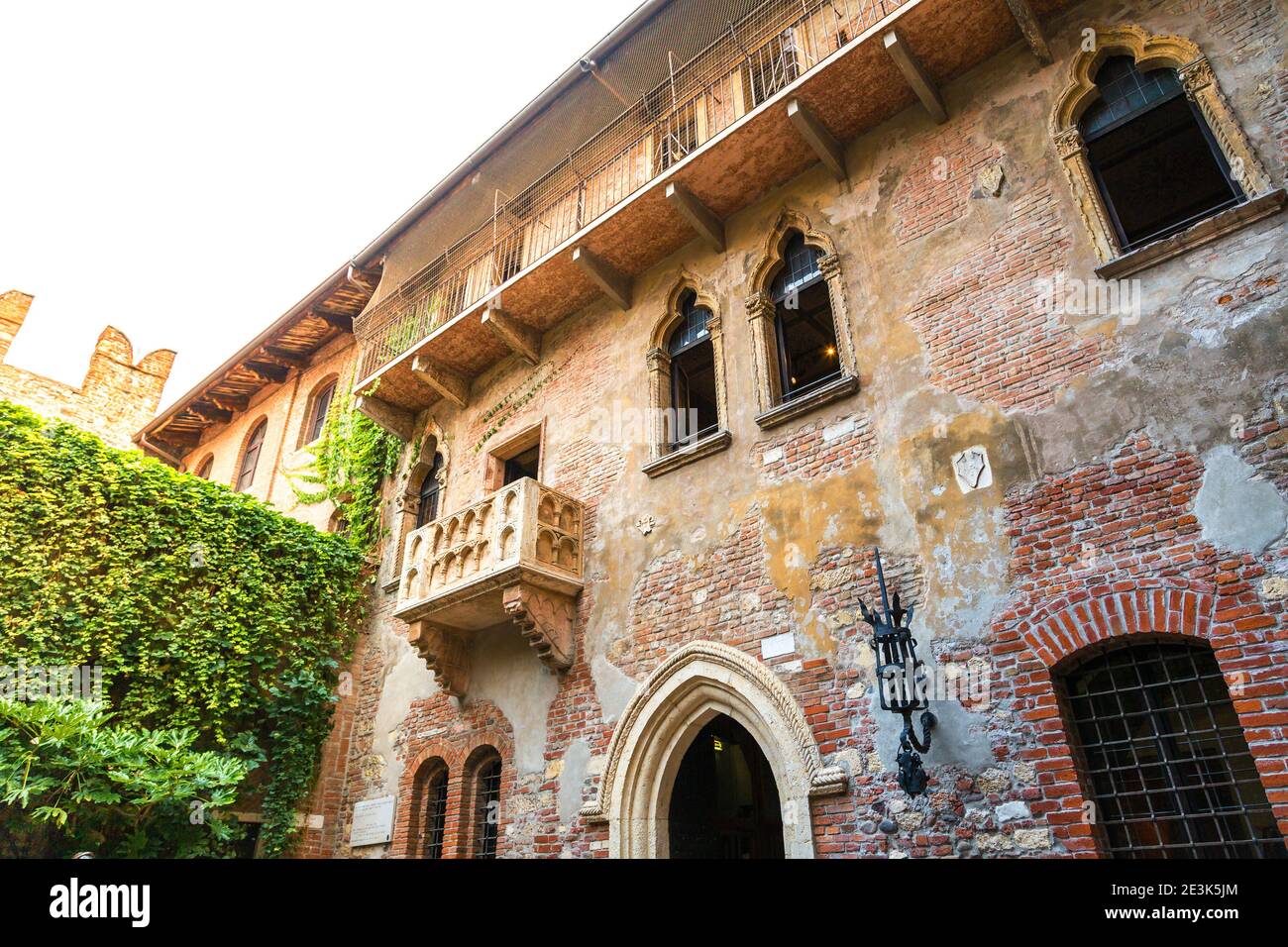 Romeo and Juliet balcony in Verona, Italy Stock Photo - Alamy