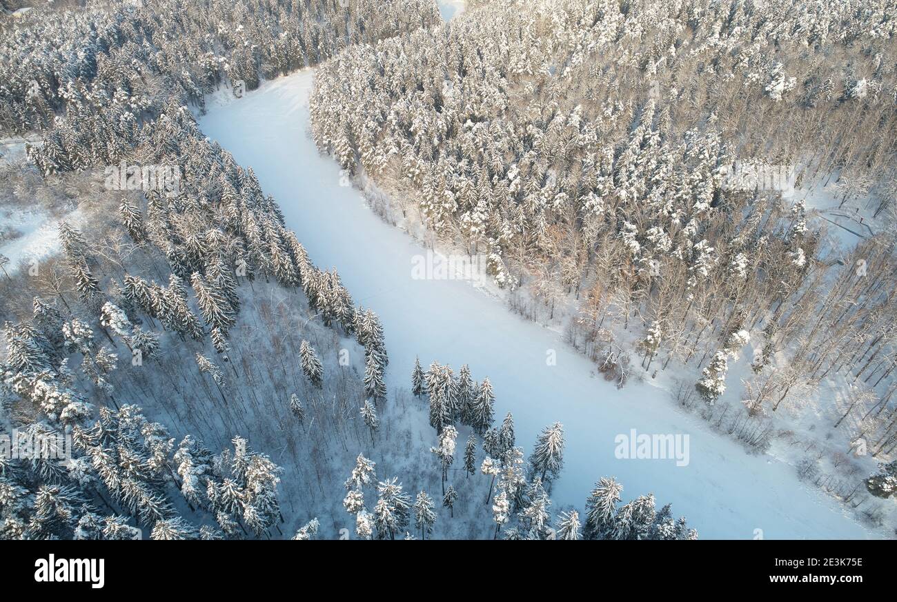 Above the frozen river hi-res stock photography and images - Alamy