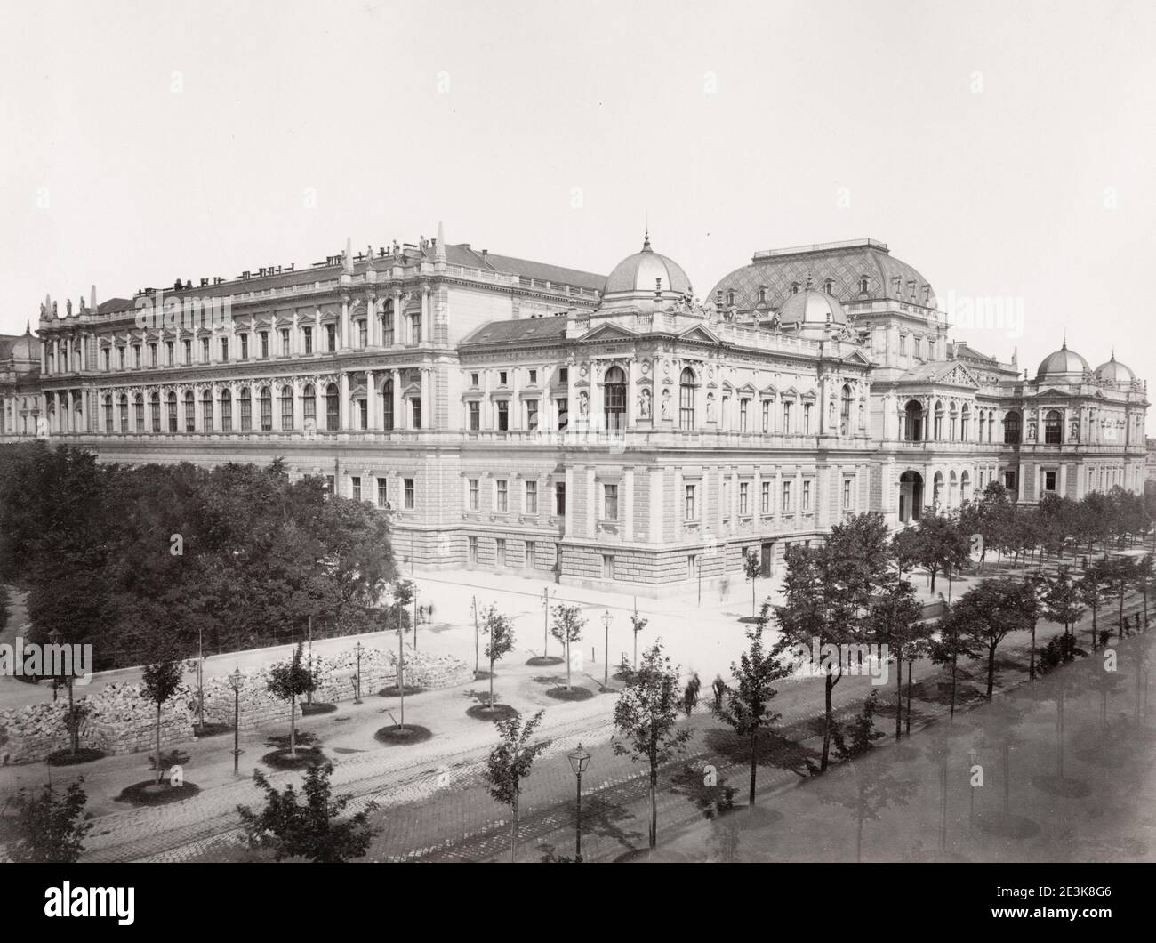 Old university vienna hi-res stock photography and images - Alamy