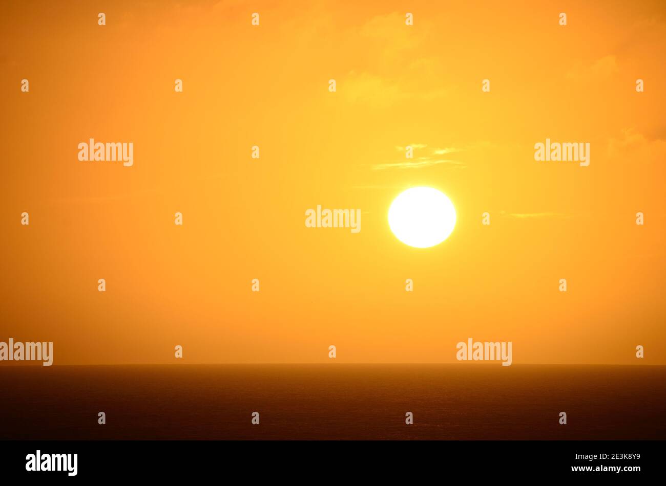 Wide horizon hi-res stock photography and images - Alamy