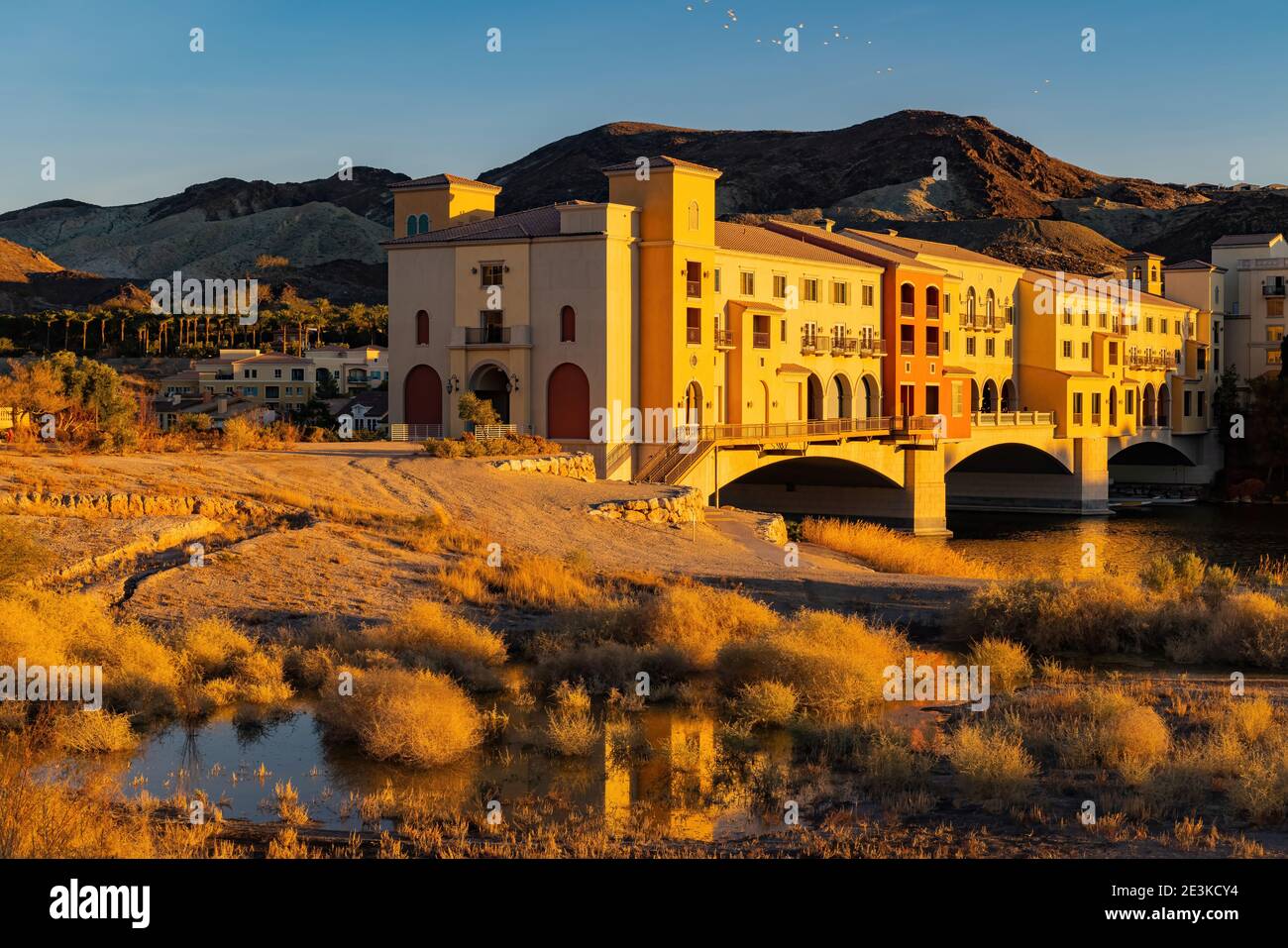 Afternoon view of the beautiful scenery around Lake Las Vegas at Nevada ...
