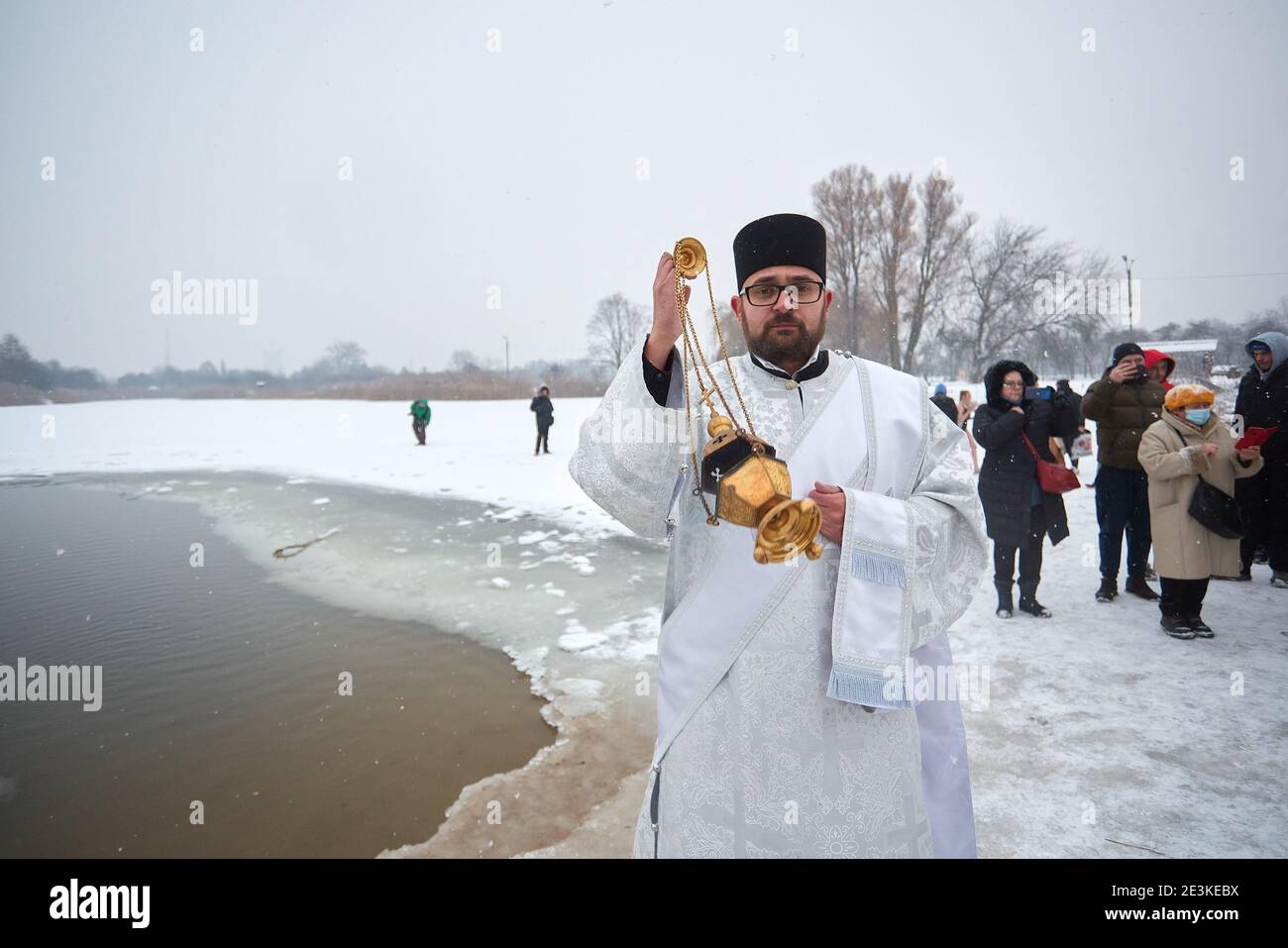 Consecration with water hi-res stock photography and images - Alamy